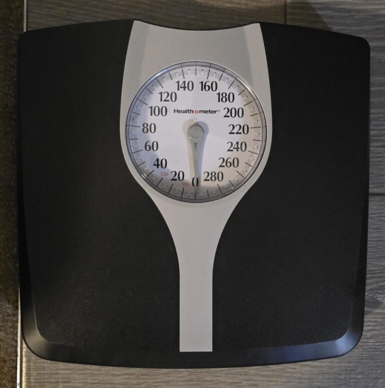 10 Best Bathroom Scales Without Batteries (February 2026) Reviews