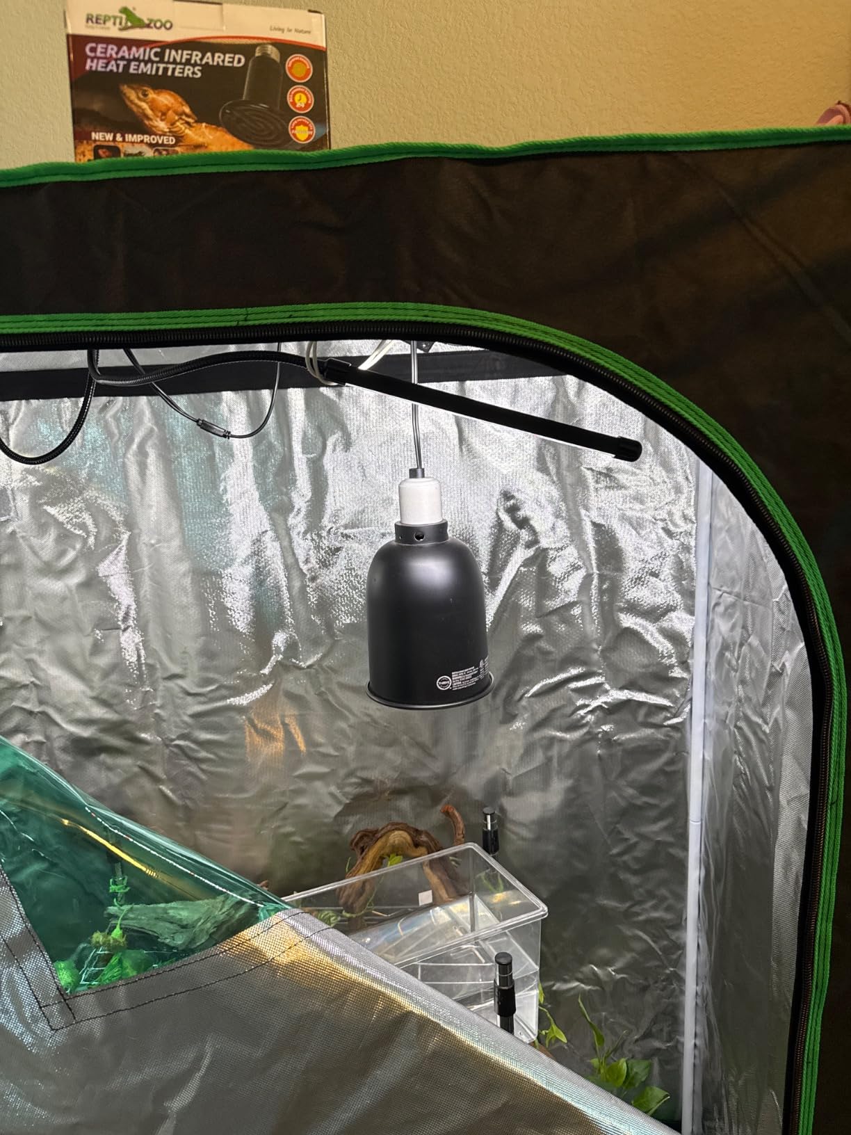 8 Best Ceramic Heat Emitters for Reptile Enclosures (June 2026 ...
